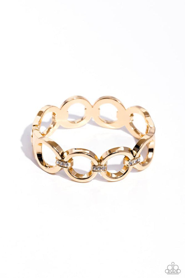 Paparazzi Chic Collection Gold Bracelet | CarasShop