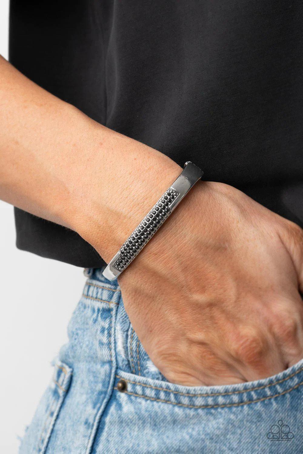 Paparazzi Chart-Topping Twinkle Black Bracelet | CarasShop